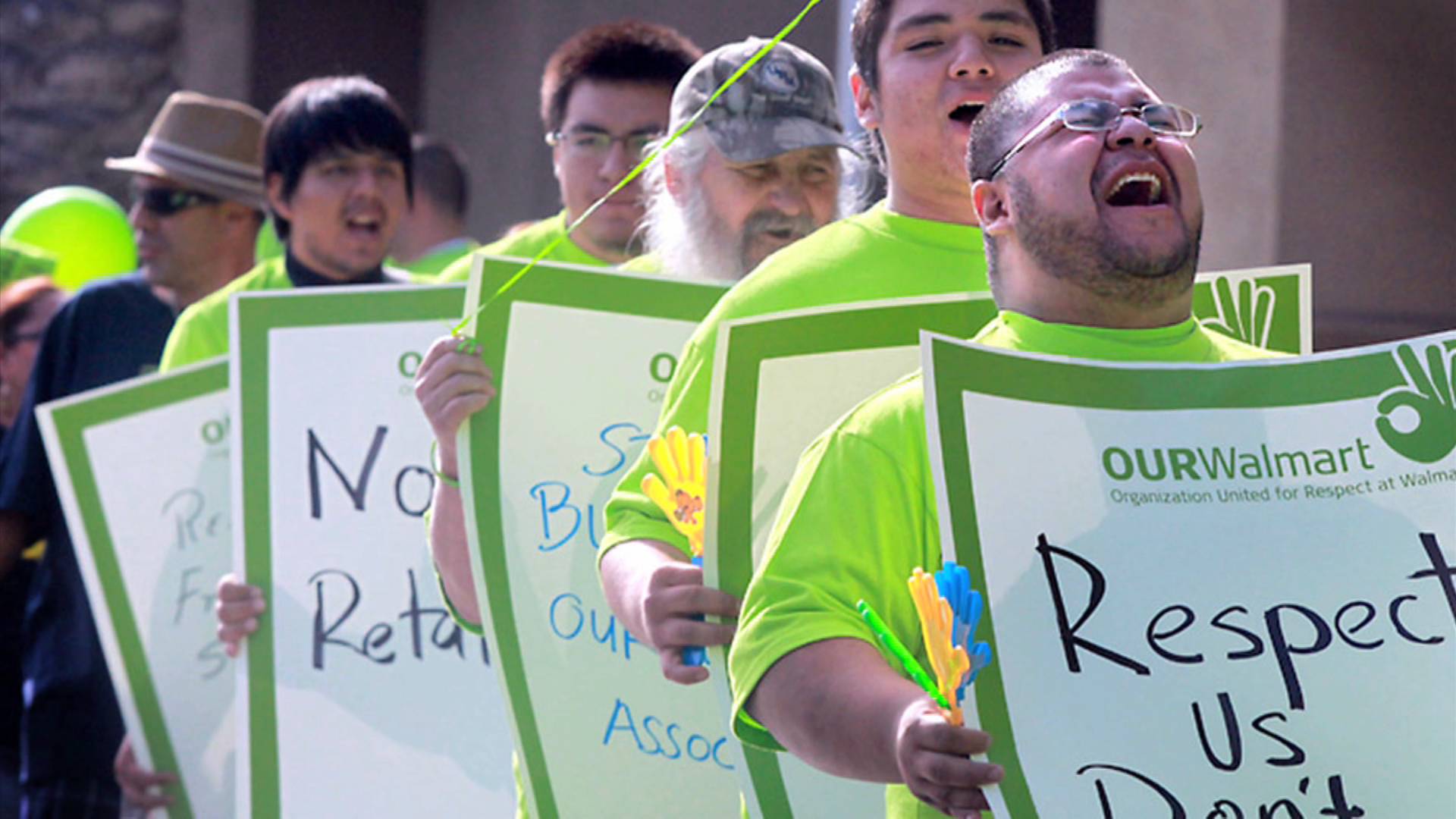 Ronald McDonald frowns as workers demand $15 in Orlando – Liberation News