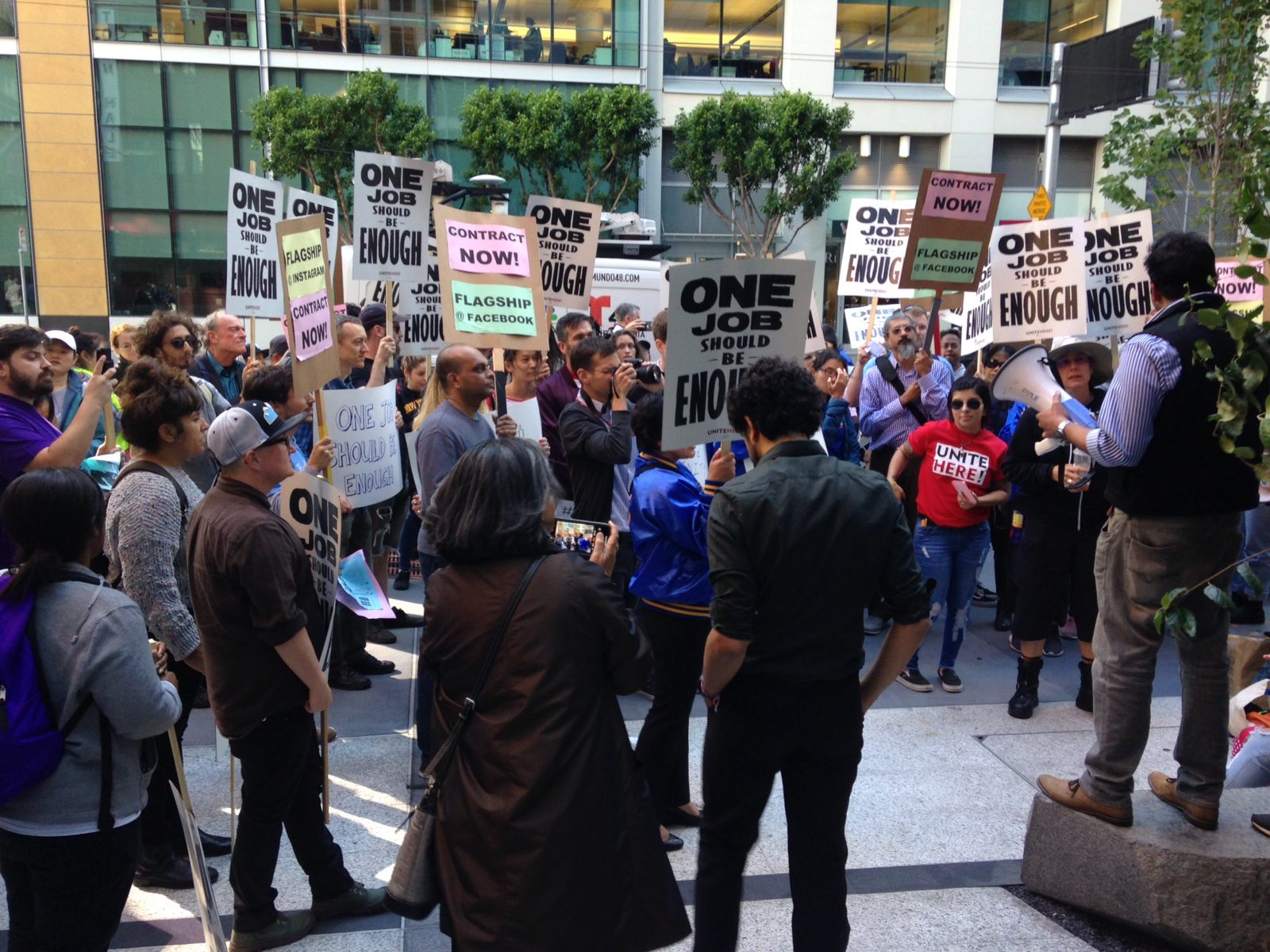 Facebook cafeteria workers demand decent wages, 8-hour day – Liberation ...