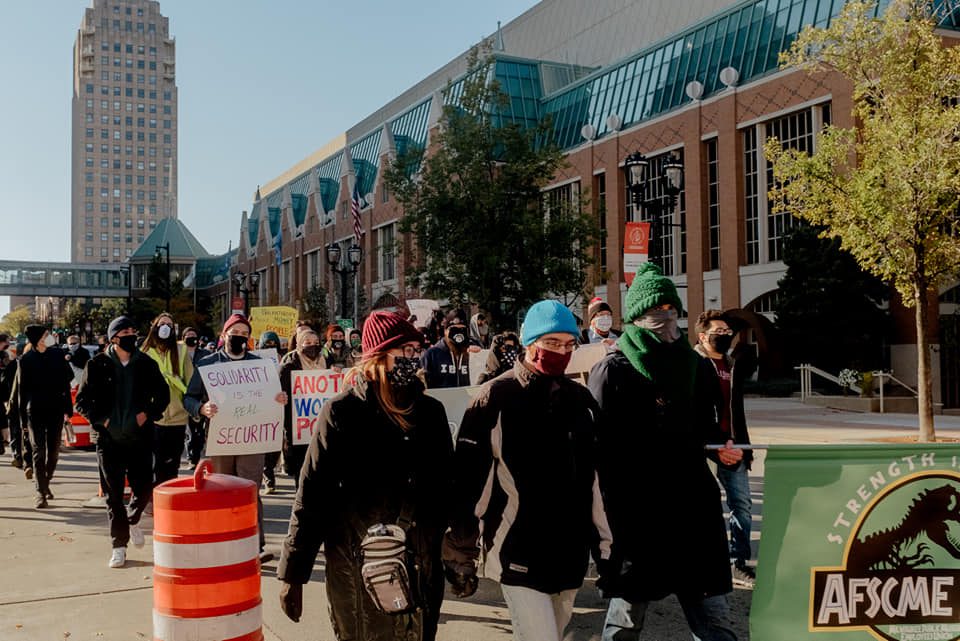 Union struggles in Milwaukee join forces at solidarity march ...